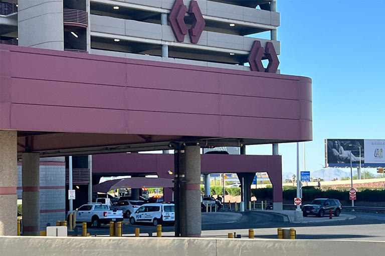 Fire at Las Vegas airport parking garage damages 6 vehicles