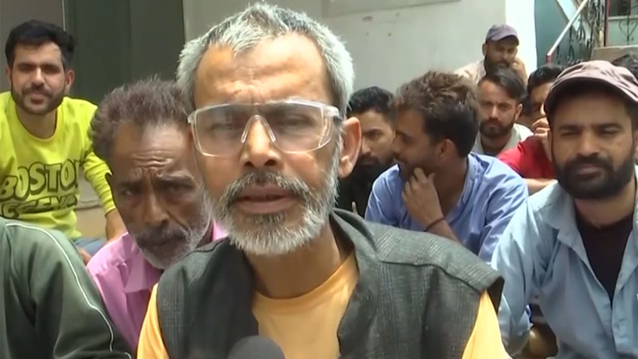 J&K: Doda sanitation workers strike for regularisation, better wages