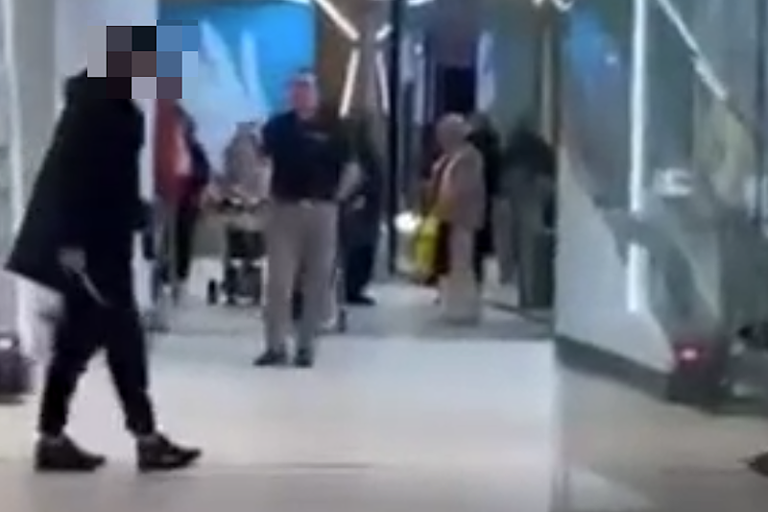 Man allegedly carrying knife arrested at Melbourne shopping centre