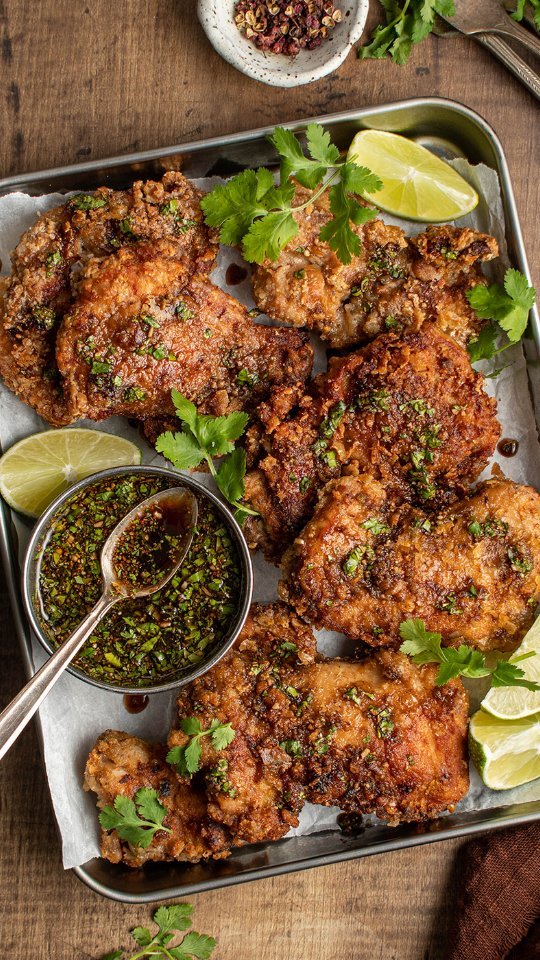 Crispy Asian fried chicken with spicy chili sauce