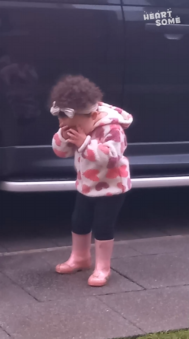 Parents trick toddler indoors with food