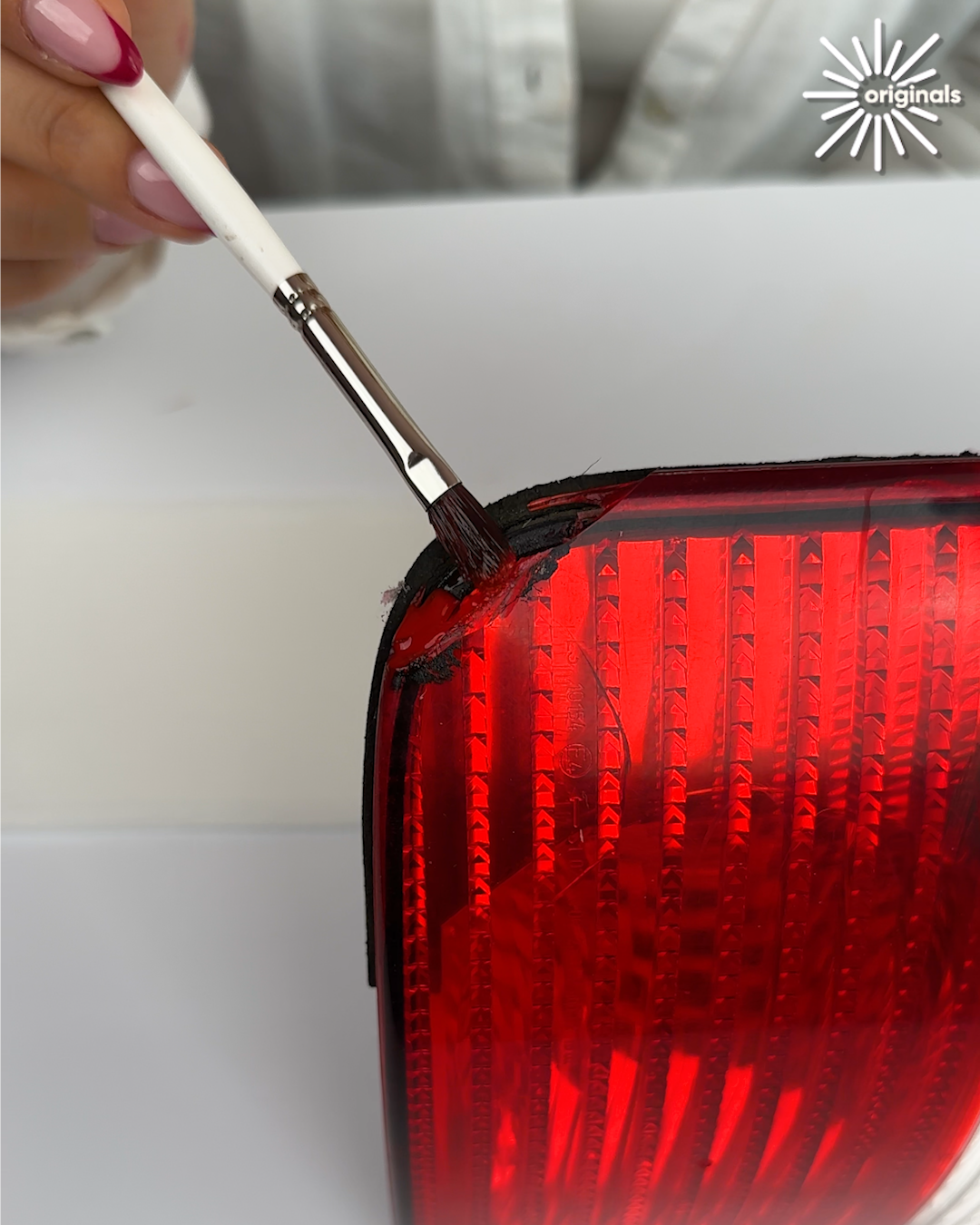 Herramientas de uñas al rescate para salvar luces de coche agrietadas💯