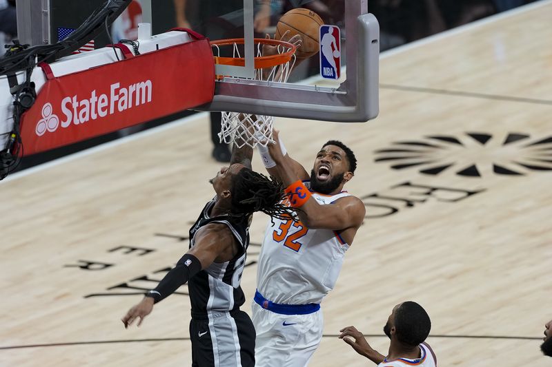 Jalen Brunson sparks Knicks' rally past Spurs in Finals opener