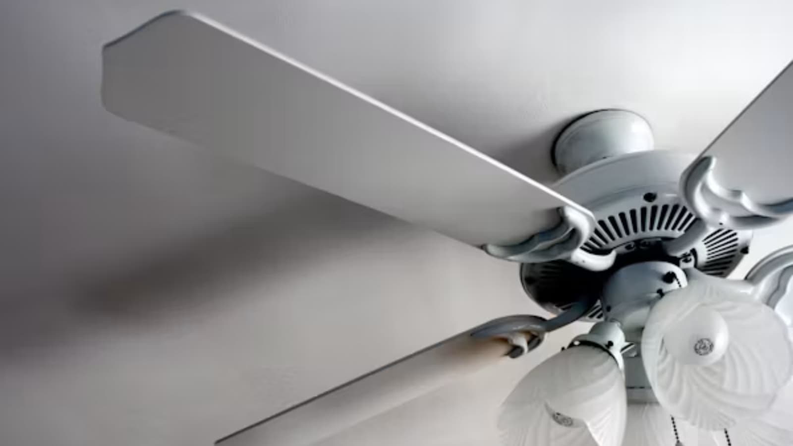 Quelques euros seulement pour ce ventilateur de plafond avec lumière ...