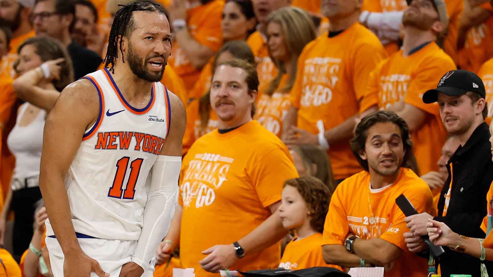 Jalen Brunson goes after Scott Foster in heated moment after Game 1