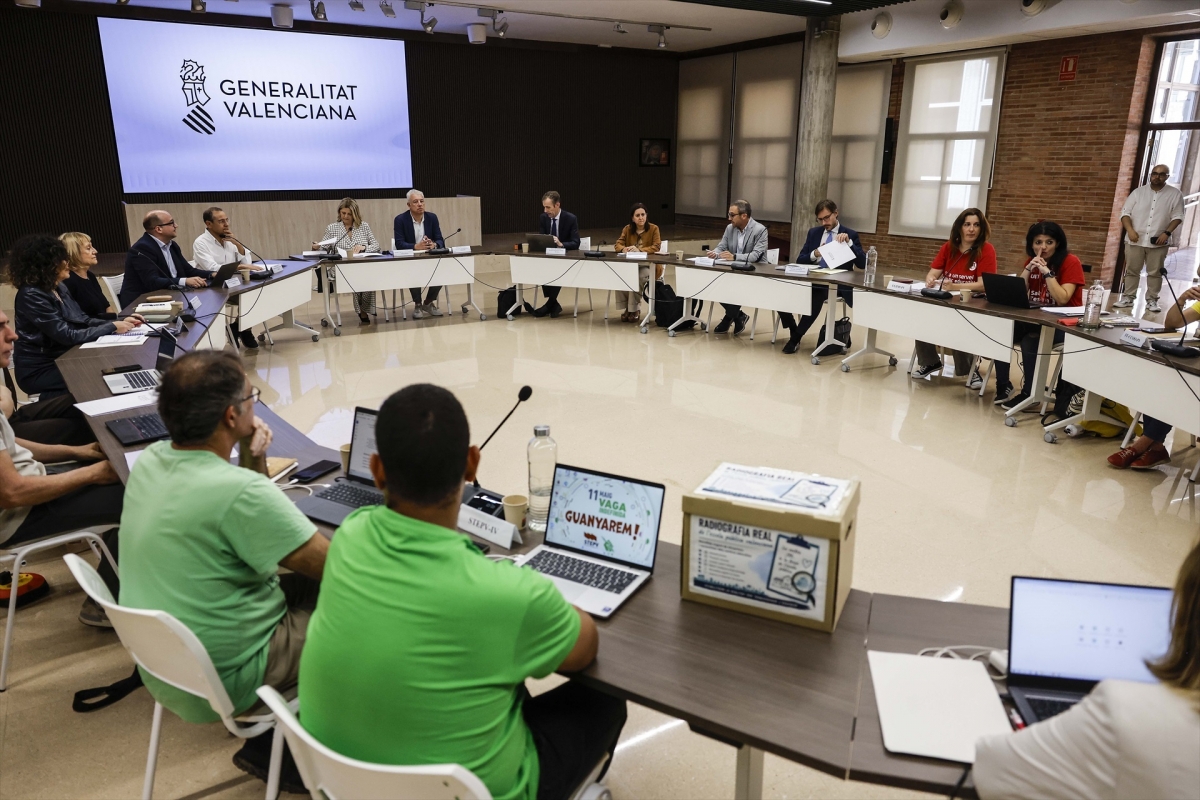 Educación y sindicatos acercan posturas en burocracia y ratios, pero ...