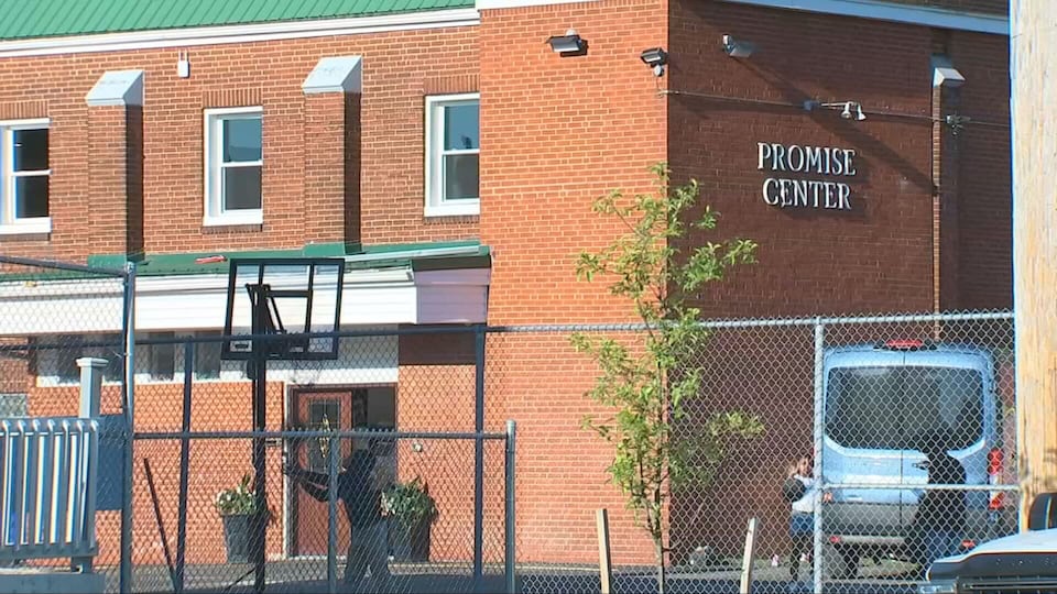 Adult encouraged fight between 2 girls at local youth center, mother claims