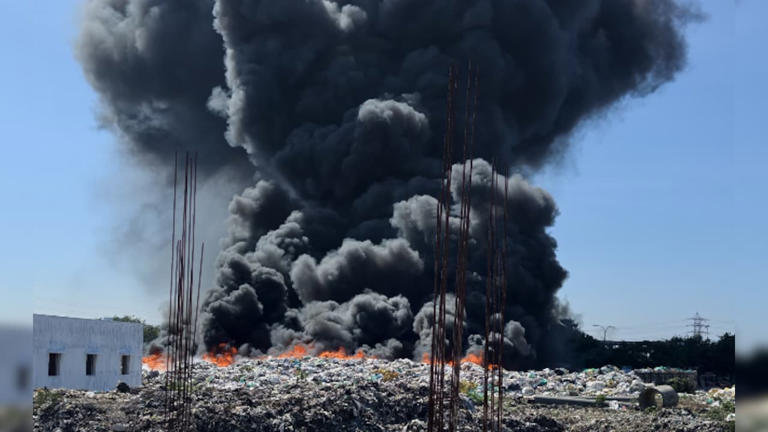 Massive fire at Chennai dumpyard, thick smoke engulfs surrounding areas