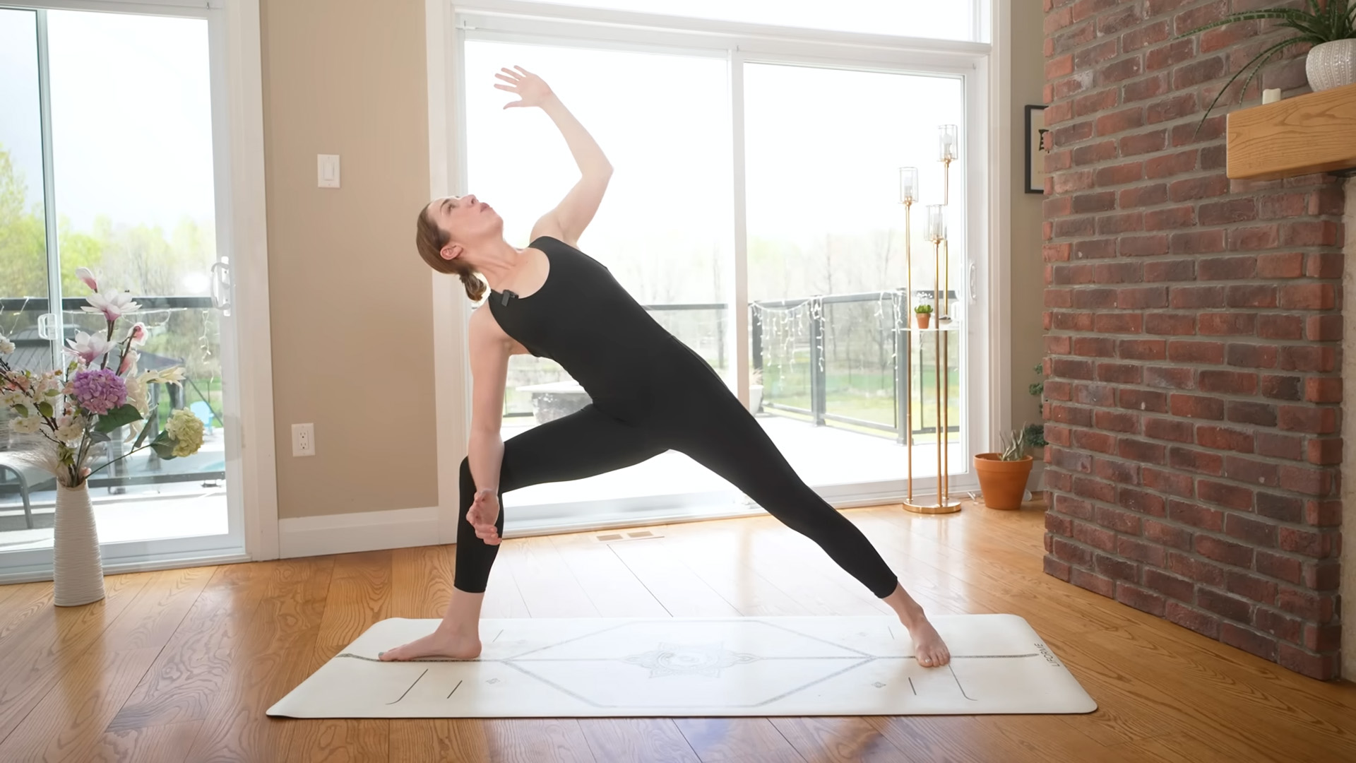 Simple yoga routine to relieve neck and shoulder tension