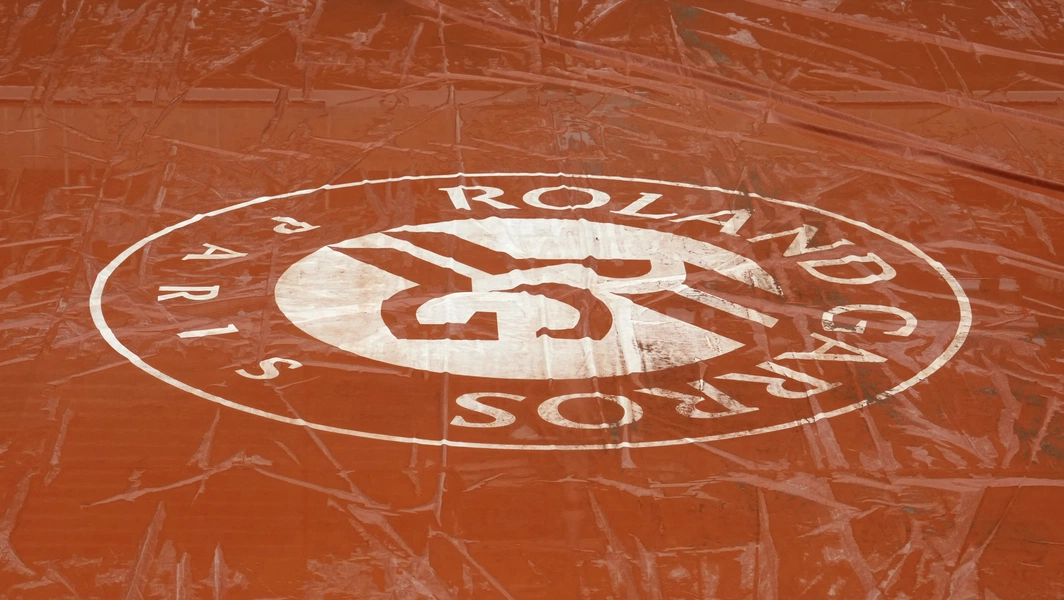 McEnroe criticises Roland Garros over delayed roof closure in windy match