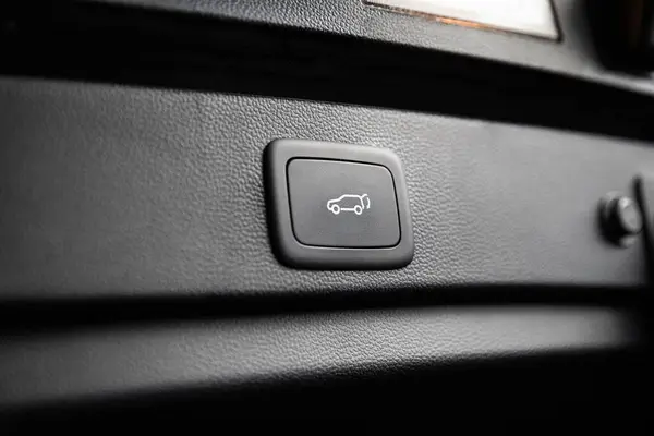 You're probably not using this power liftgate trick — until it's too late