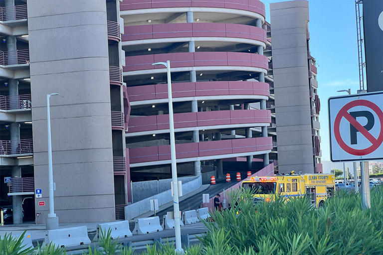Fire at Las Vegas airport parking garage damages 6 vehicles