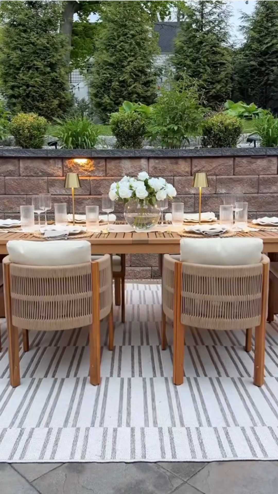 Bringing an outdoor space to life with cozy details