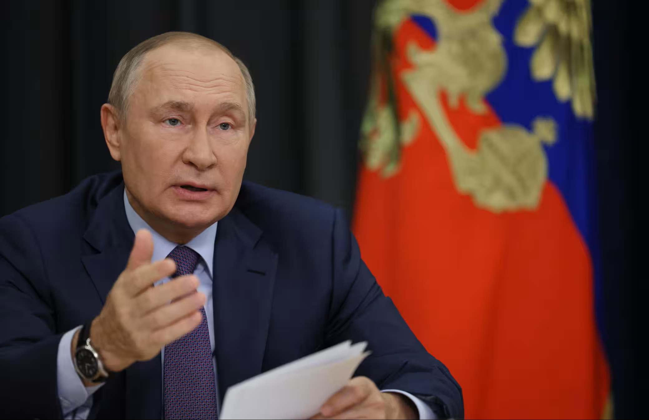 Putin feierte seine Wirtschaft - dann stand St. Petersburg in Flammen