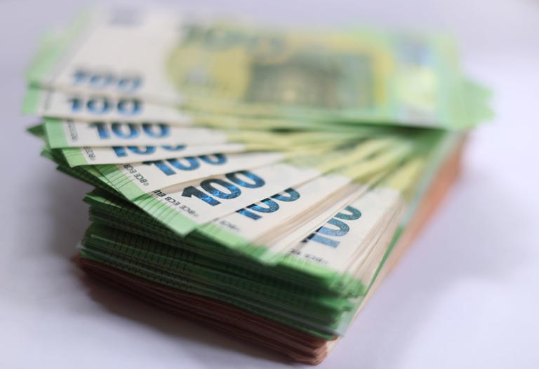 Dollar millionaires rise worldwide, study finds