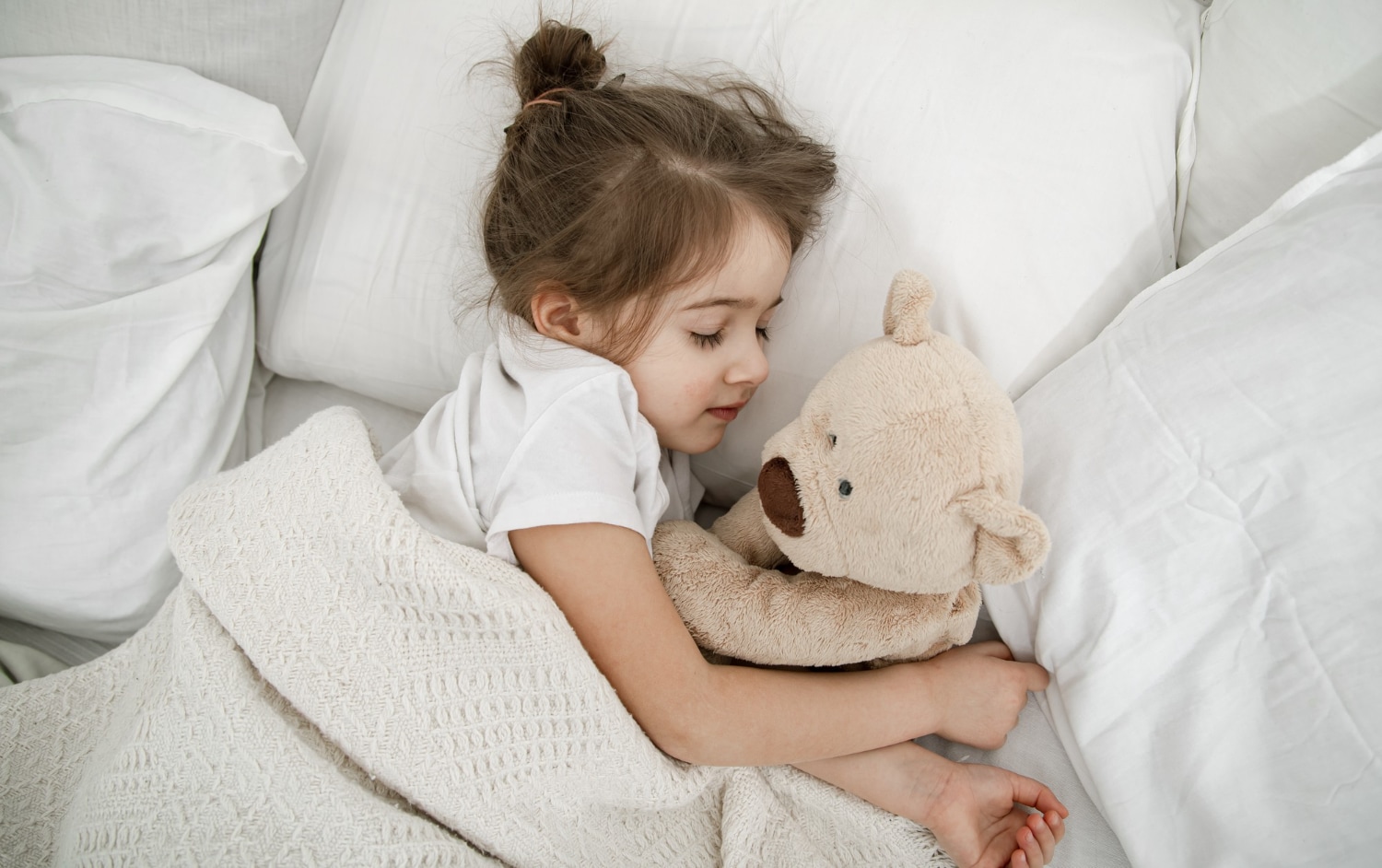 Is your child glued to screens? Psychologist shares 5 changes parents ...