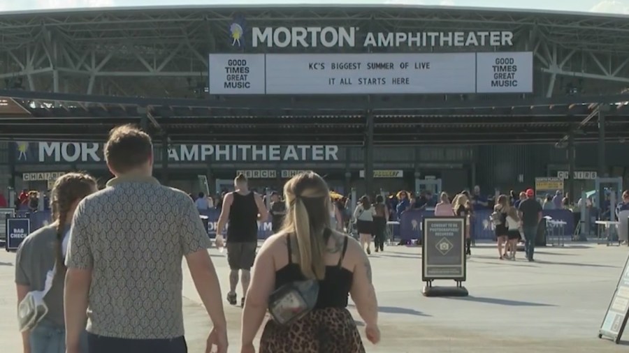 Fans rejoice at Morton Amphitheater opening night: 'Place of artistry'