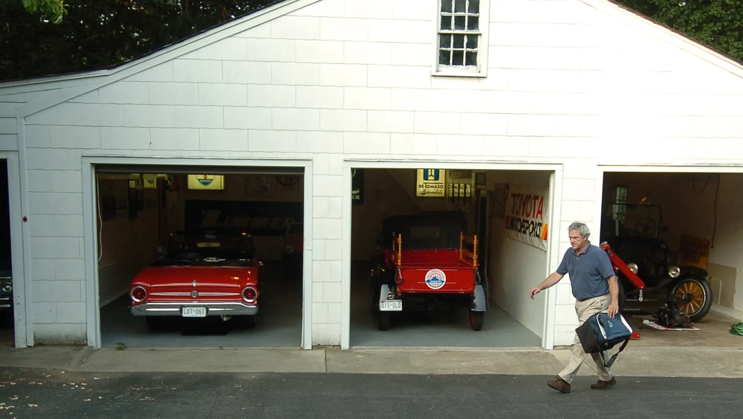 14 essential features of 1970s garages
