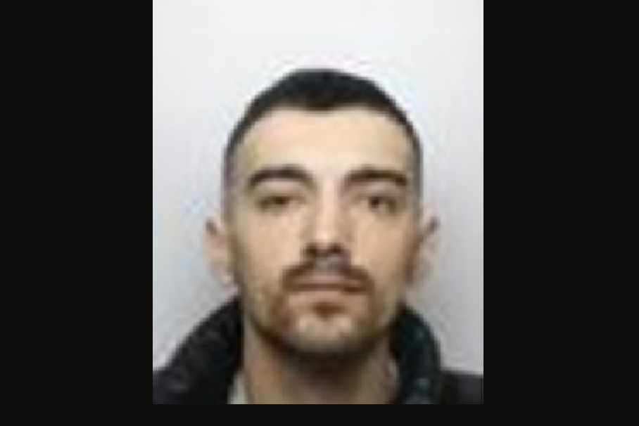 Man nearly blinded after being struck in face with broken bottle as ...
