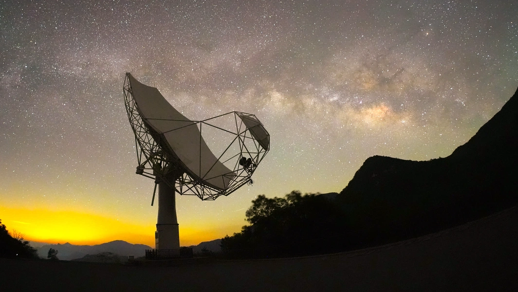 Astronomers trace rare cosmic signals to white dwarf duo