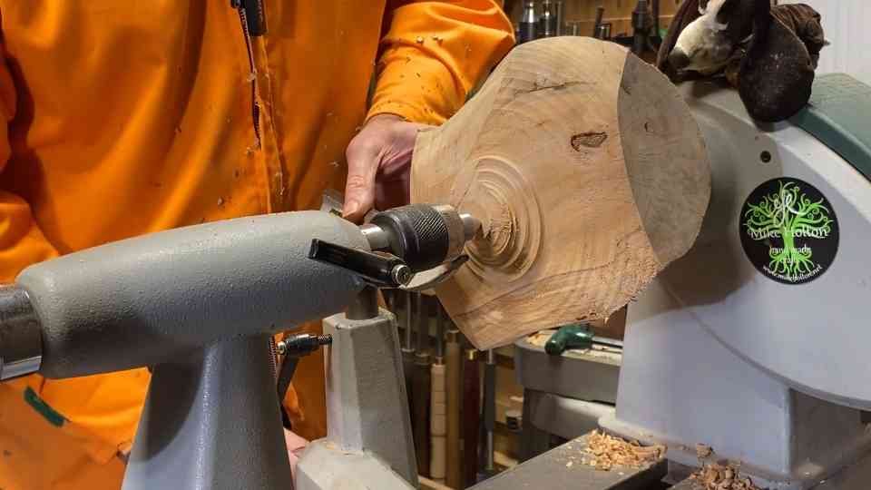 What was hiding inside this pear log? – The grain reveal