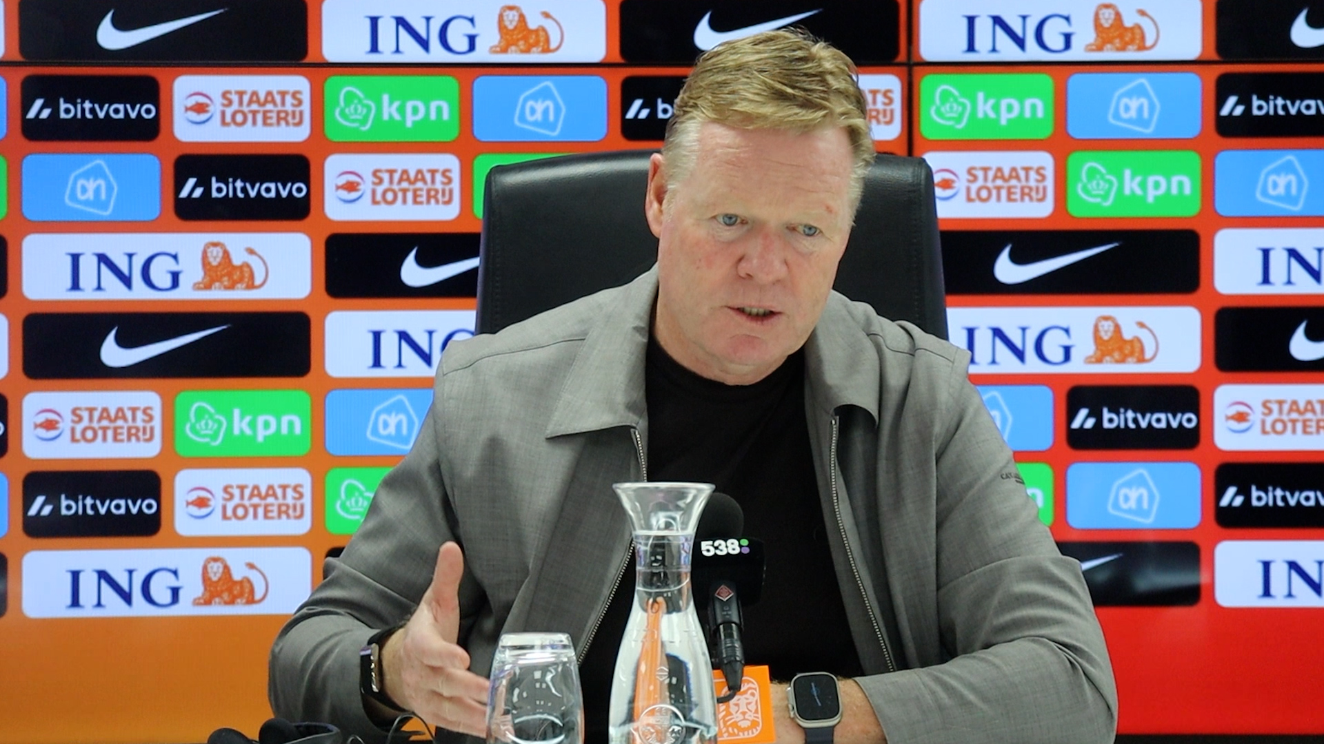 Koeman gaat in op beleving: "Anders hadden we die Algerijnen niet meer ...