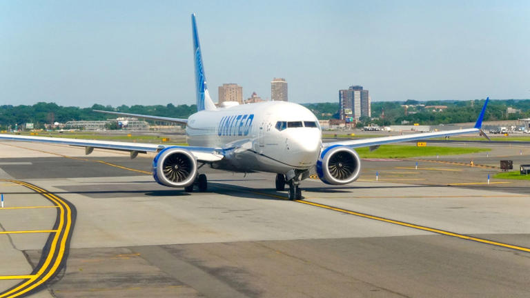 Newark Liberty now leading Northeast airports for on-time flights after ...