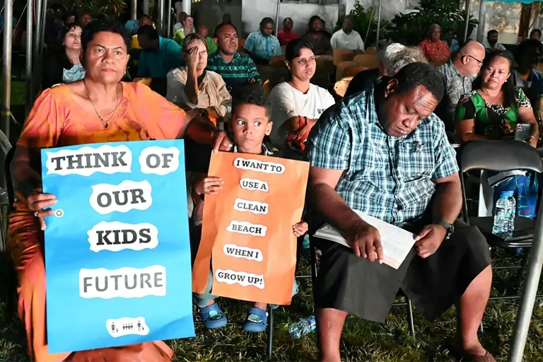 Fiji rejects Australian billionaire's 'Pacific ashtray' garbage plan