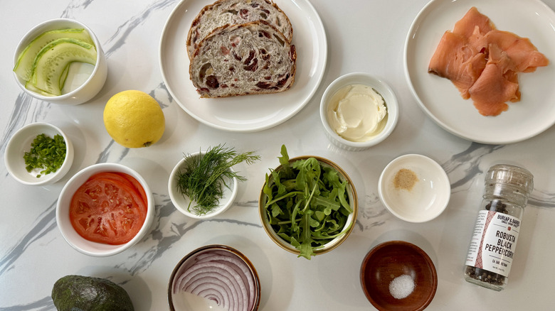 Smoked salmon sandwich recipe with all the fixings