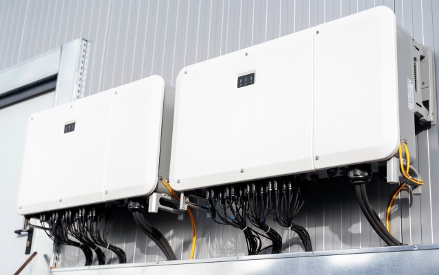 Homeowners are turning to solar with batteries as power bills rise and ...