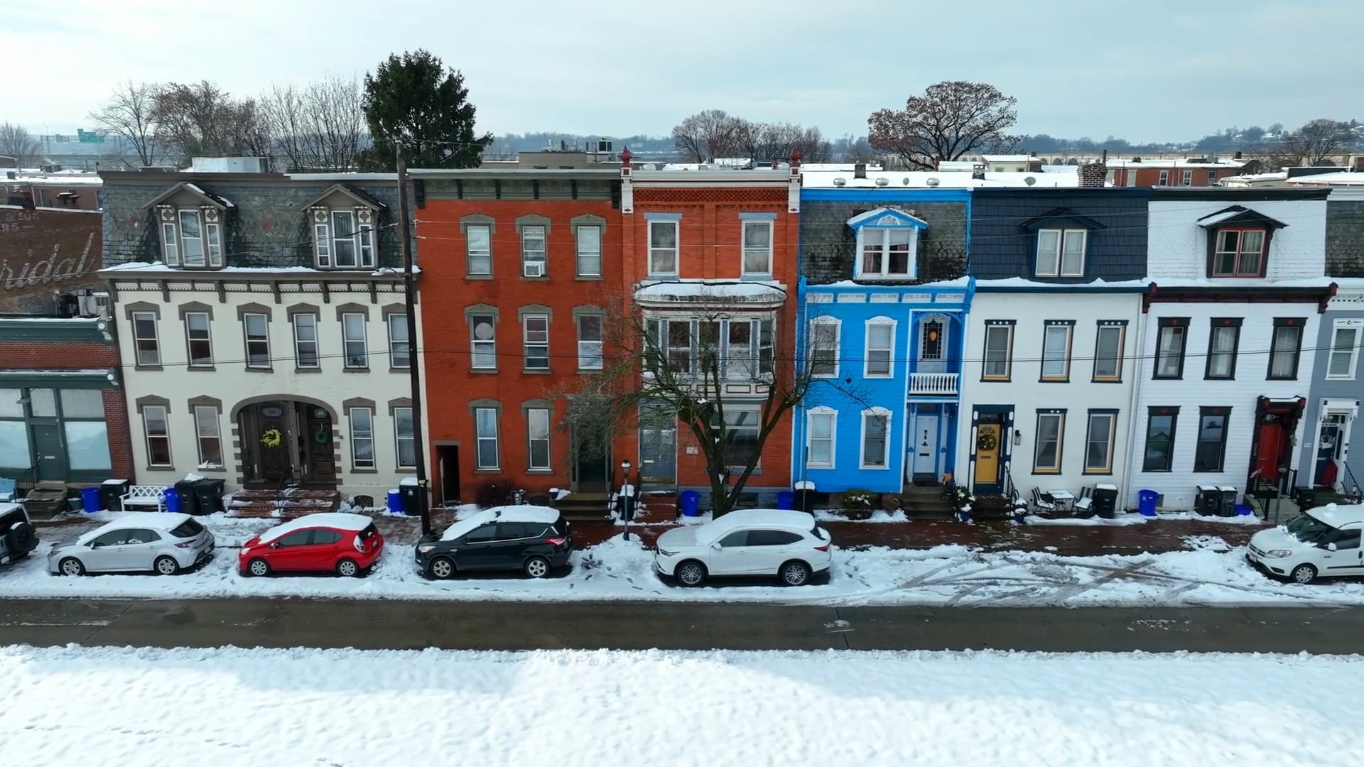 Pelabuhan Baltimore: Tur drone di 'Kota Menawan' Maryland yang terkenal