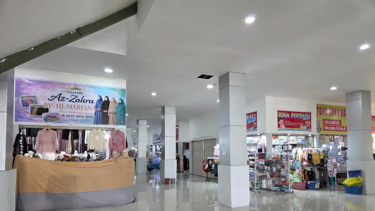 Disperindag Kukar tegaskan retribusi pedagang Tangga Arung Square tetap ...