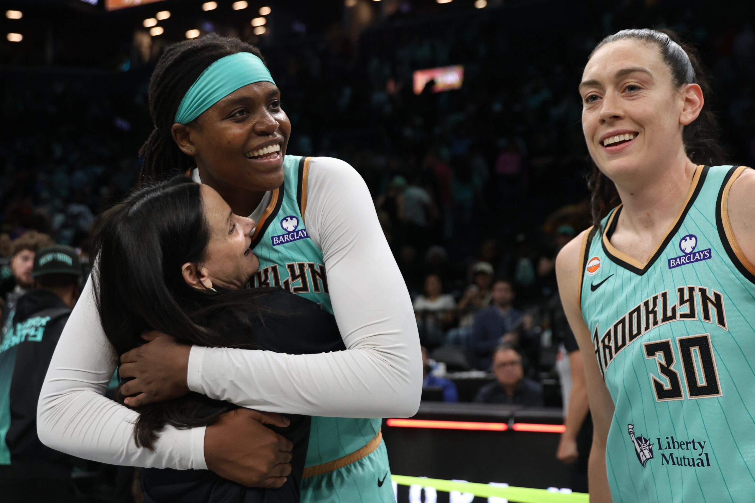 WNBA scores: Jonquel Jones, Liberty surge past Tempo