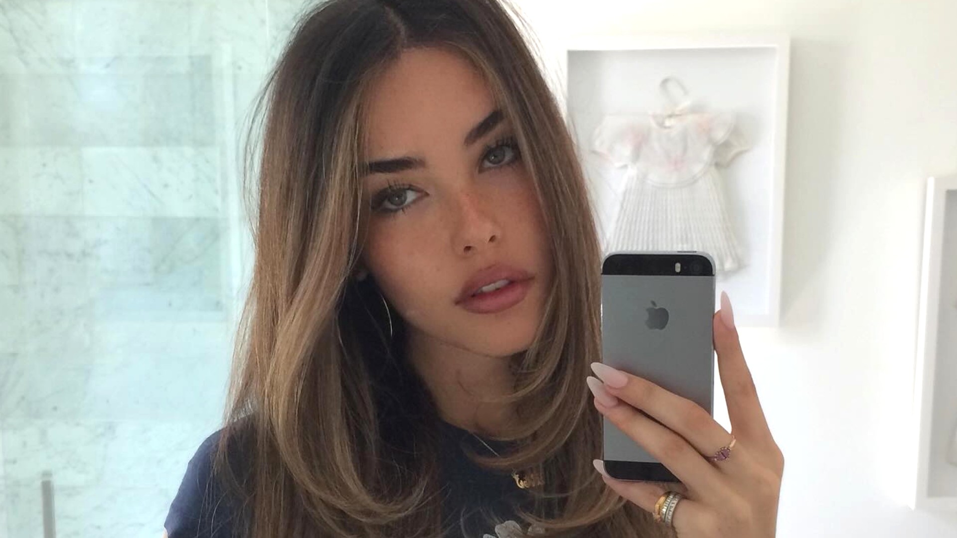 Always charismatic: Madison Beer makes a sensation in a white corset dress