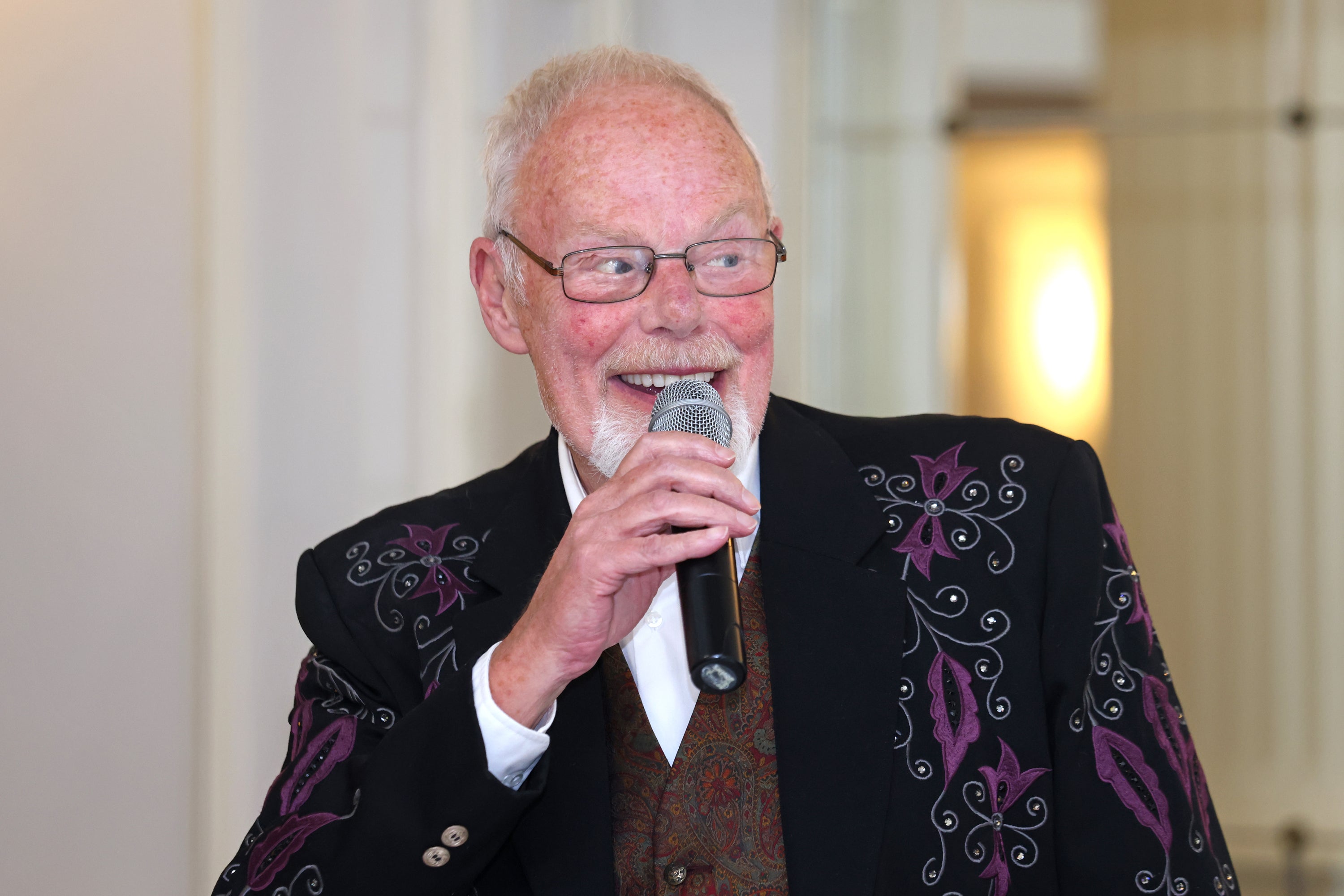 BBC icon leaves Radio 2 after 30 years due to ill health