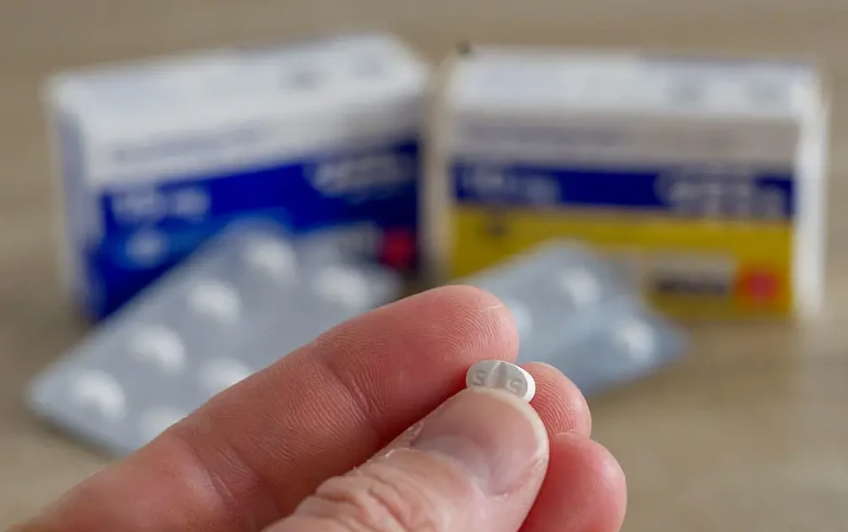 Study links long-term antidepressant use to overstated benefits, risks