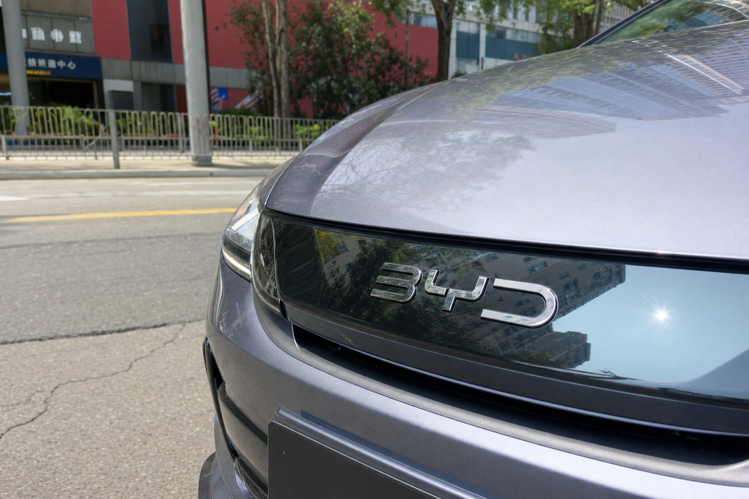 BYD gjør det Tesla aldri har turt: Betaler hvis selvkjøringen krasjer