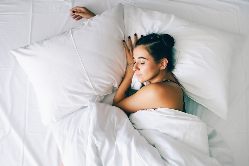 Why falling asleep the second your head hits the pillow is actually an ...