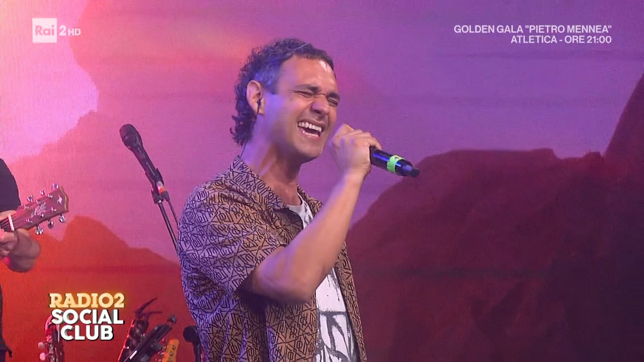 Cosmo canta "Per mio fratello" - Radio2 Social Club 04/06/2026