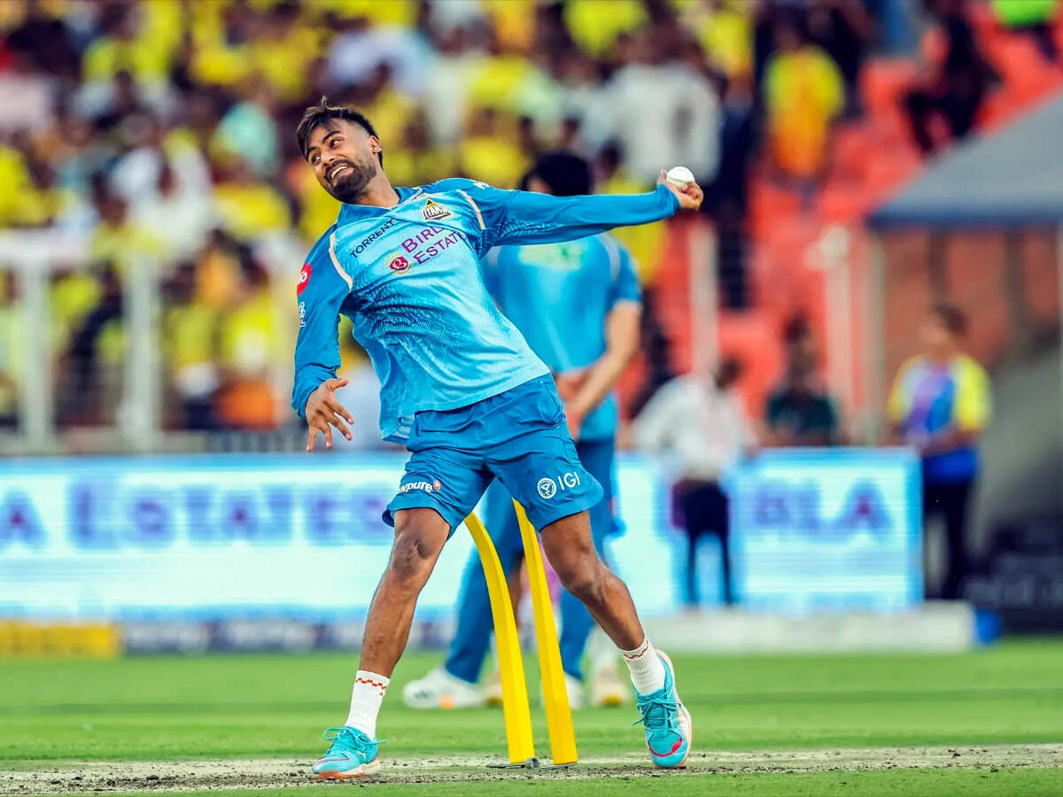In Manav Suthar versus Harsh Dubey, pin great Ravichandran Ashwin has ...