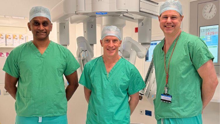 Patient gives robot surgery the 'thumbs up'