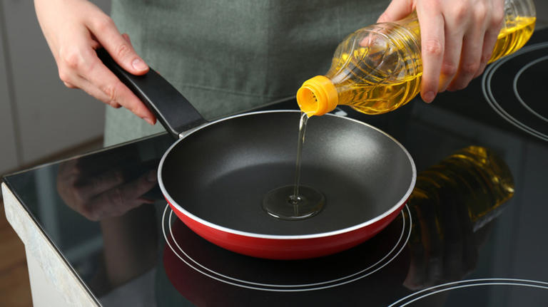 Refined vs blended oil: Which one's best for deep-fried recipes?