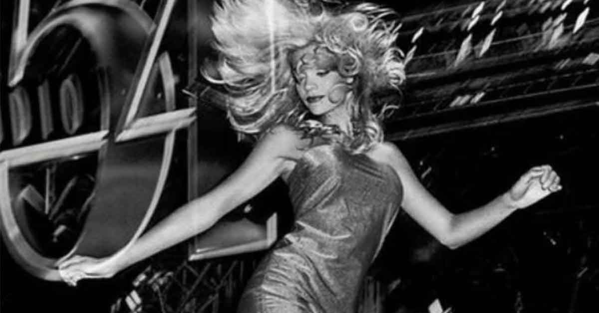 46 photos from a wild night at Studio 54