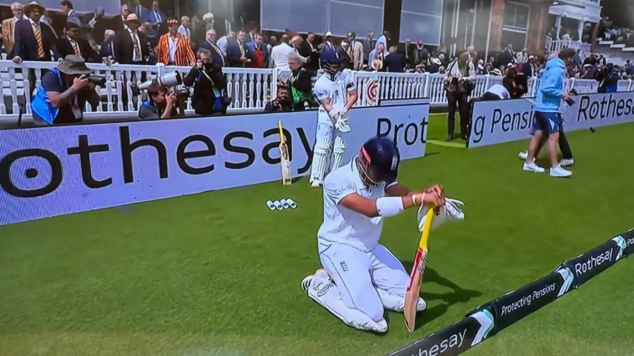 ENG vs NZ 1st test: Why England players are wearing black armbands at ...