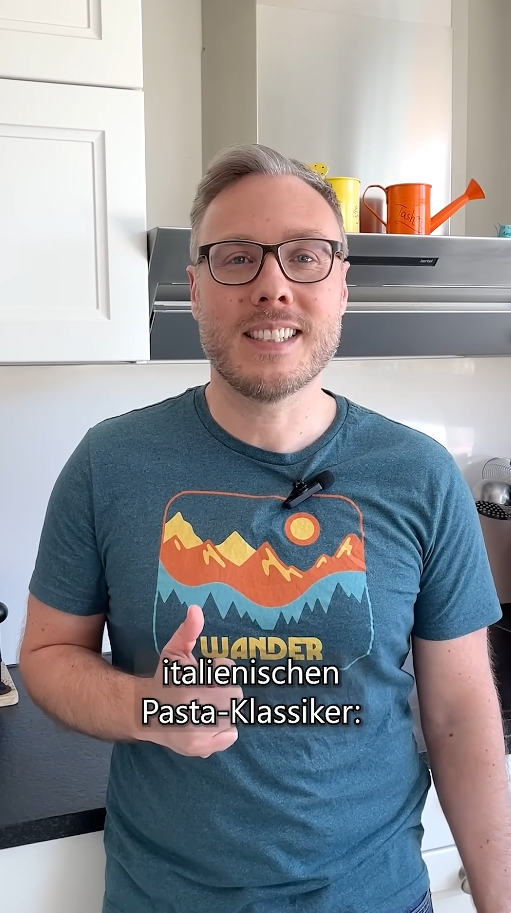 Couscous-Salat mit Feta und Granatapfel sowie Fettuccine Alfredo