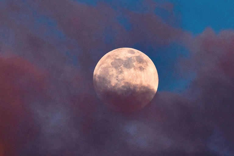 When is the next full moon in 2026? Here's how to see June's strawberry ...