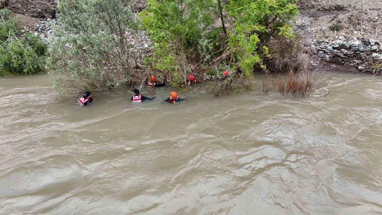 Kelkit Çayı’na atlayan kızı arama çalışmaları 19’uncu gününde de devam ...