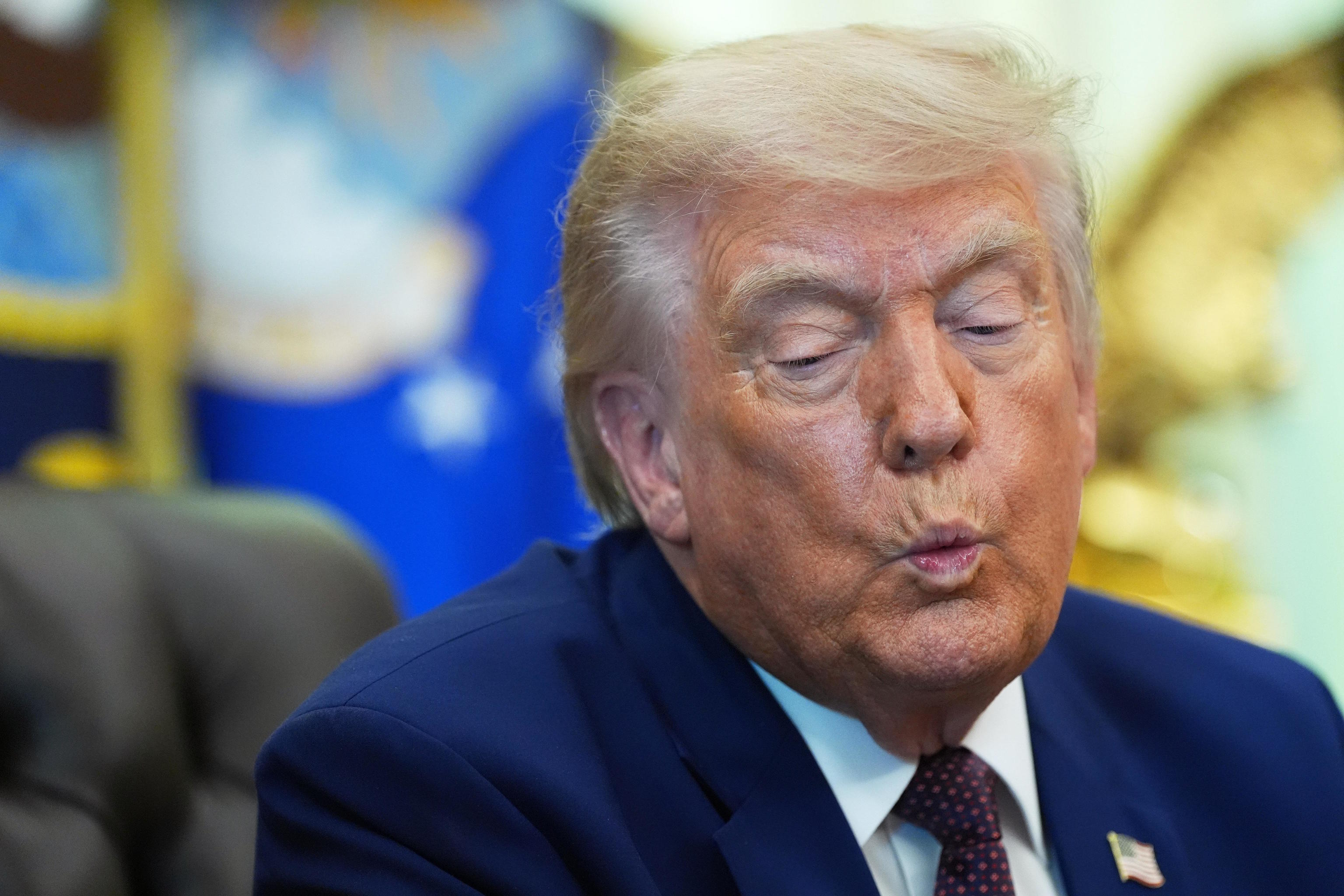 Trump says he would be "the best" communist, but that entails "death ...