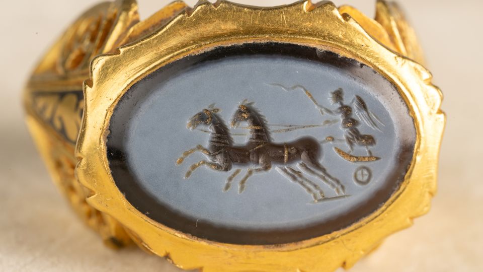 'Unparalleled discovery': Gold Roman ring unearthed by amateur metal ...
