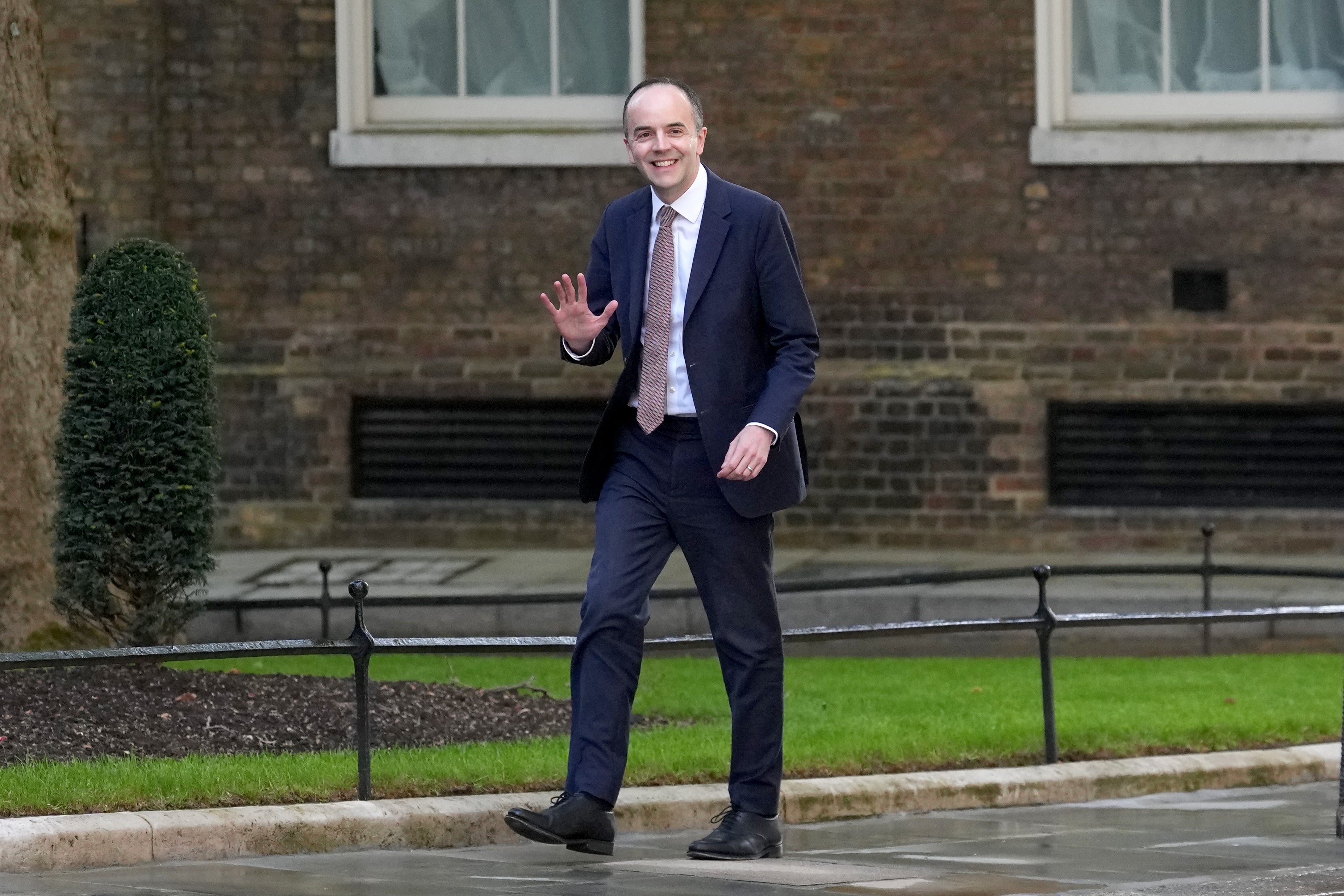 Political badges have no place in NHS, says antisemitism review